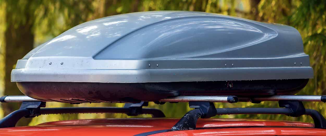 Tips Memasang Roof Box Mobil Supaya Tetap Aman Selama Perjalanan